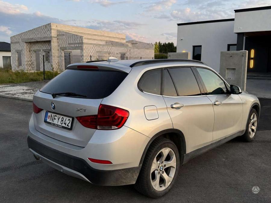 Pelēks BMW X1 2014 Klaipėda, ar dzinēja tilpumu 2.00 L un nobraukumu 288 tūkst. km par 8500 €, foto 3 vietnē AUTOMOTO.COM.LV