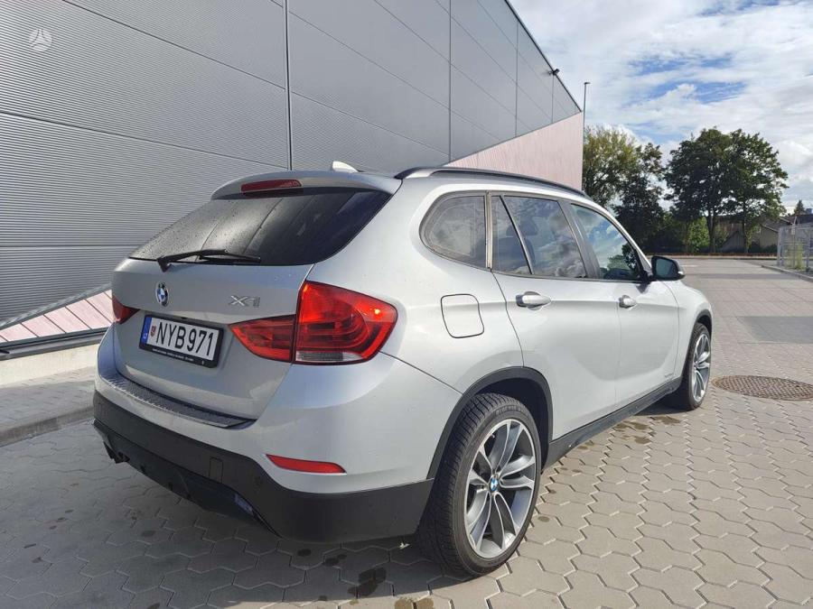 Pelēks BMW X1 2014 Panevēža, ar dzinēja tilpumu 3.00 L un nobraukumu 169 tūkst. km par 6900 €, foto 1 vietnē AUTOMOTO.COM.LV