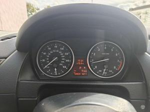 Pelēks BMW X1 2014 Panevēža, ar dzinēja tilpumu 3.00 L un nobraukumu 169 tūkst. km par 6900 €, foto 21 vietnē AUTOMOTO.COM.LV