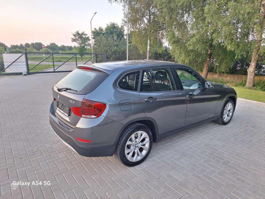 Grey BMW X1 2014 in Kaunas, with an engine capacity of 2.00 L and mileage of 195 thousand km for 6700 €, photo 6 on AUTOMOTO.COM.LV