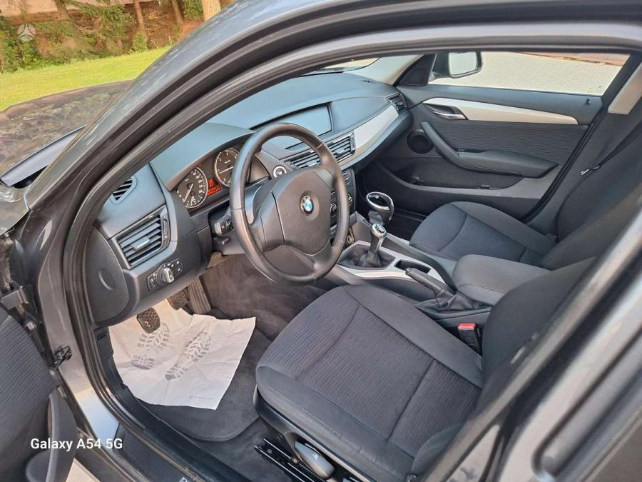 Grey BMW X1 2014 in Kaunas, with an engine capacity of 2.00 L and mileage of 195 thousand km for 6700 €, photo 10 on AUTOMOTO.COM.LV