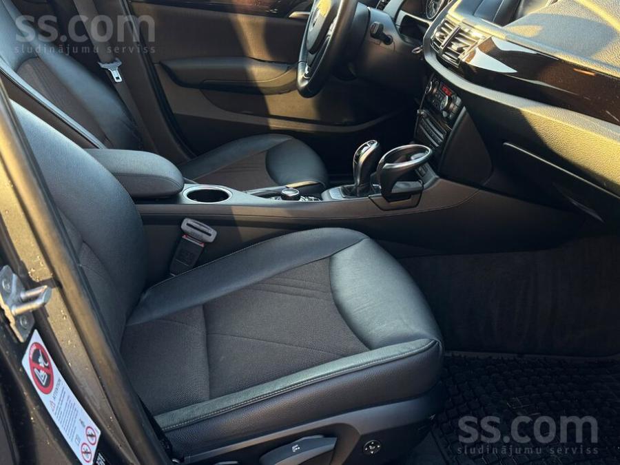 Grey BMW X1 2014 in Ogre, with an engine capacity of 2.00 L and mileage of 161 thousand km for 10600 €, photo 10 on AUTOMOTO.COM.LV