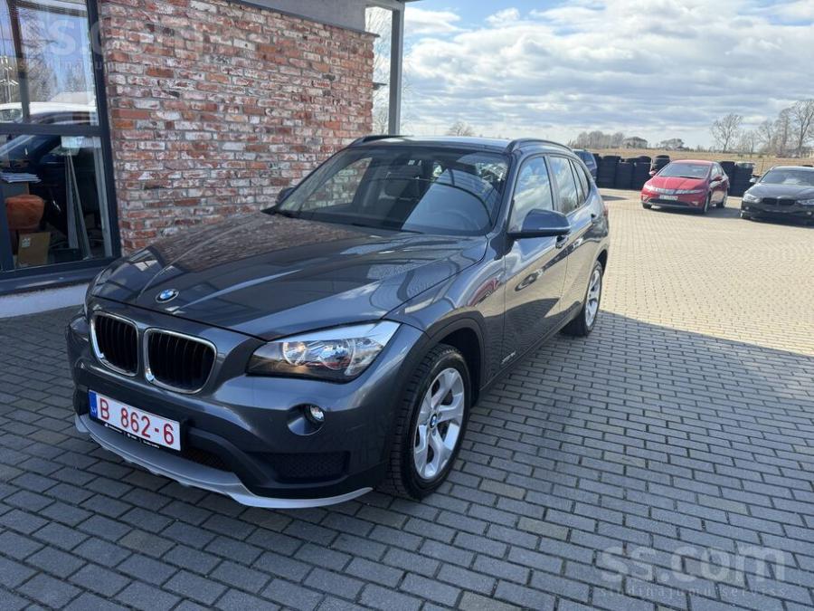 Grey BMW X1 2015 in Talsi, with an engine capacity of 2.00 L and mileage of 166 thousand km for 10740 €, photo 1 on AUTOMOTO.COM.LV