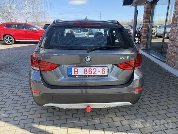 Grey BMW X1 2015 in Talsi, with an engine capacity of 2.00 L and mileage of 166 thousand km for 10740 €, photo 3 on AUTOMOTO.COM.LV