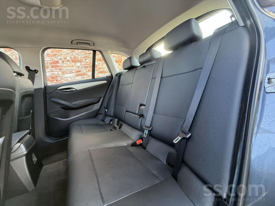 Grey BMW X1 2015 in Talsi, with an engine capacity of 2.00 L and mileage of 166 thousand km for 10740 €, photo 9 on AUTOMOTO.COM.LV