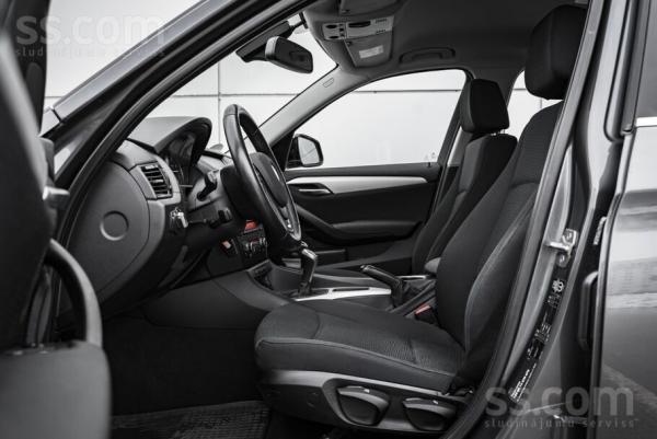 Grey BMW X1 2015 in Riga, with an engine capacity of 2.00 L and mileage of 120 thousand km for 11150 €, photo 7 on AUTOMOTO.COM.LV