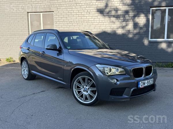 Grey BMW X1 2015 in Tukums, with an engine capacity of 2.00 L and mileage of 241 thousand km for 10990 €, photo 2 on AUTOMOTO.COM.LV