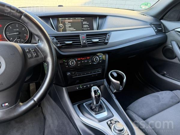 Grey BMW X1 2015 in Tukums, with an engine capacity of 2.00 L and mileage of 241 thousand km for 10990 €, photo 10 on AUTOMOTO.COM.LV
