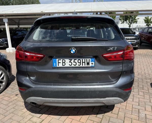 Pelēks BMW X1 2015 Šauļi, ar dzinēja tilpumu 2.00 L un nobraukumu 253 tūkst. km par 9200 €, foto 5 vietnē AUTOMOTO.COM.LV
