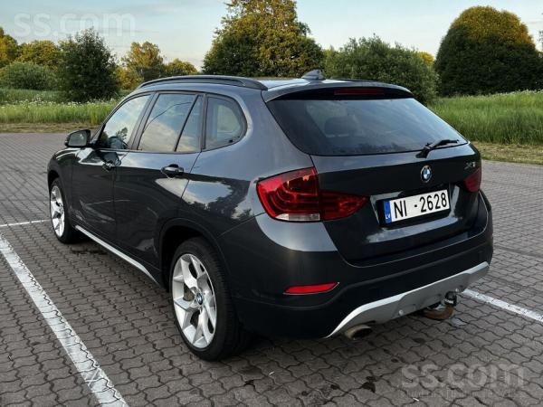 Pelēks BMW X1 2015 Saldus, ar dzinēja tilpumu 2.00 L un nobraukumu 306 tūkst. km par 8200 €, foto 6 vietnē AUTOMOTO.COM.LV