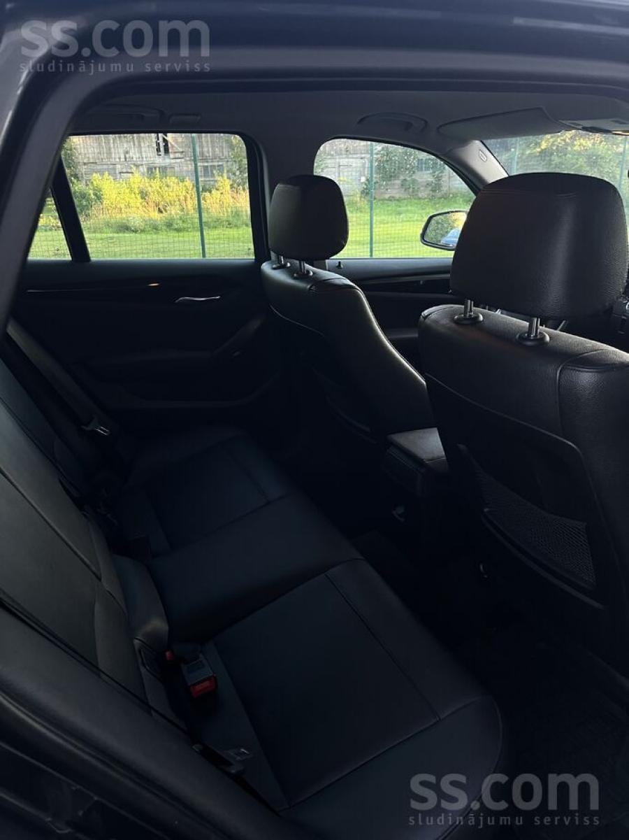 Pelēks BMW X1 2015 Saldus, ar dzinēja tilpumu 2.00 L un nobraukumu 306 tūkst. km par 8200 €, foto 15 vietnē AUTOMOTO.COM.LV
