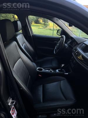 Pelēks BMW X1 2015 Saldus, ar dzinēja tilpumu 2.00 L un nobraukumu 306 tūkst. km par 8200 €, foto 14 vietnē AUTOMOTO.COM.LV