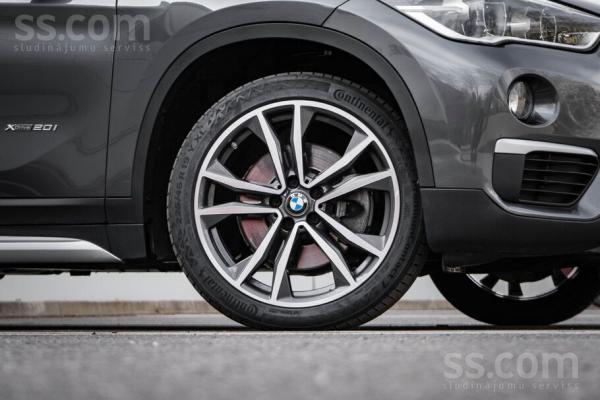 BMW X1 2015 Rīga vietnē Pelēks BMW X1 2015 Rīga, ar dzinēja tilpumu 2.00 L un nobraukumu 162 tūkst. km par 15150 €, foto 10 vietnē AUTOMOTO.COM.LV