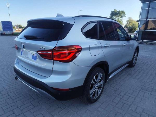 Grey BMW X1 2015 in Taurage, with an engine capacity of 2.00 L and mileage of 200 thousand km for 12100 €, photo 3 on AUTOMOTO.COM.LV