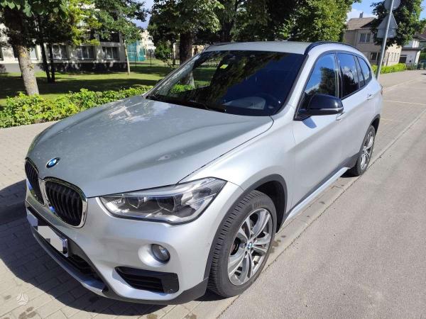 Grey BMW X1 2015 in Taurage, with an engine capacity of 2.00 L and mileage of 200 thousand km for 12100 €, photo 4 on AUTOMOTO.COM.LV