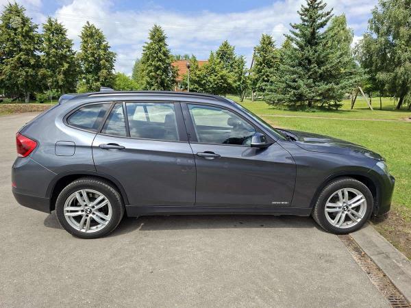 BMW X1 2015 in Alytus on AUTOMOTO.COM.LV Grey BMW X1 2015 in Alytus, with an engine capacity of 2.00 L and mileage of 145 thousand km for 7000 €, photo 4 on AUTOMOTO.COM.LV