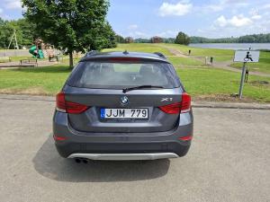 Pelēks BMW X1 2015 Alīta, ar dzinēja tilpumu 2.00 L un nobraukumu 145 tūkst. km par 7000 €, foto 5 vietnē AUTOMOTO.COM.LV