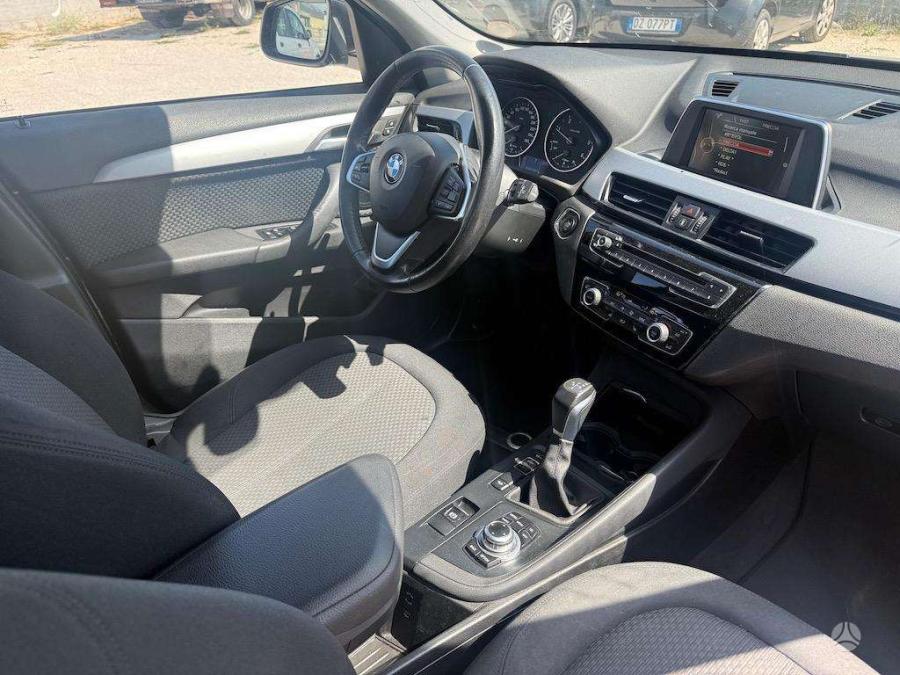 Grey BMW X1 2015 in Siauliai, with an engine capacity of 2.00 L and mileage of 290 thousand km for 9200 €, photo 20 on AUTOMOTO.COM.LV