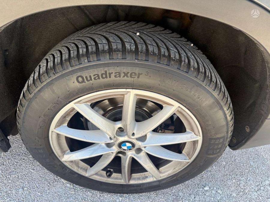 Grey BMW X1 2015 in Siauliai, with an engine capacity of 2.00 L and mileage of 290 thousand km for 9200 €, photo 43 on AUTOMOTO.COM.LV