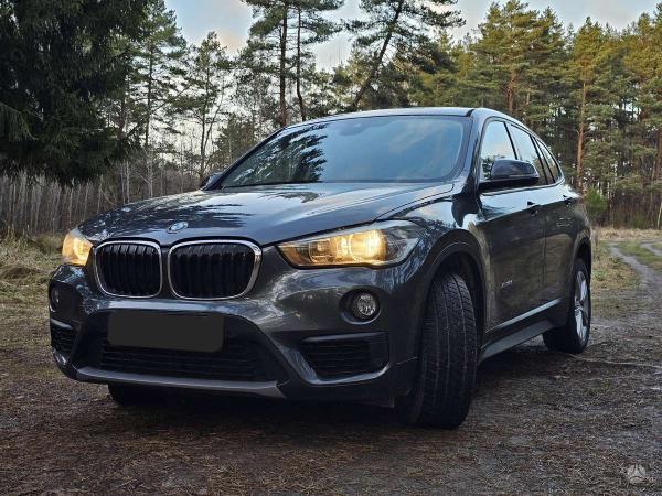 Pelēks BMW X1 2016 Mažeikiai, ar dzinēja tilpumu 2.00 L un nobraukumu 180 tūkst. km par 11700 €, foto 9 vietnē AUTOMOTO.COM.LV