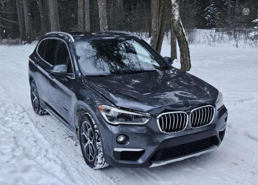 Grey BMW X1 2016 in Prienai, with an engine capacity of 2.00 L and mileage of 145 thousand km for 12500 €, photo 3 on AUTOMOTO.COM.LV
