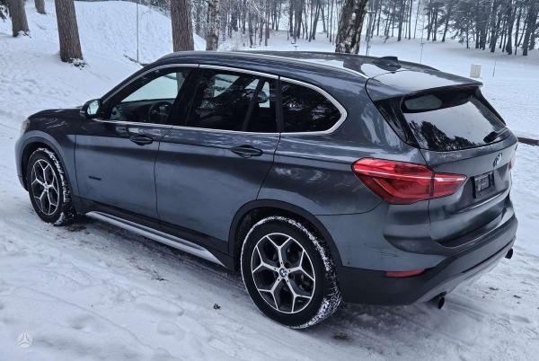 Grey BMW X1 2016 in Prienai, with an engine capacity of 2.00 L and mileage of 145 thousand km for 12500 €, photo 9 on AUTOMOTO.COM.LV