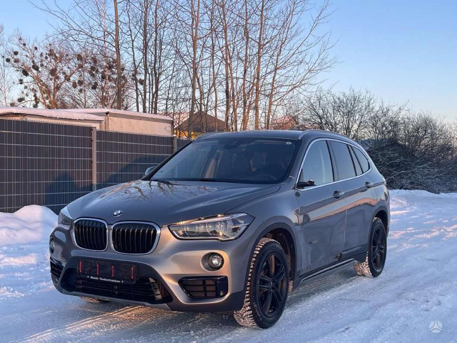 Pelēks BMW X1 2016 Kauņa, ar dzinēja tilpumu 2.00 L un nobraukumu 158 tūkst. km par 13950 €, foto 1 vietnē AUTOMOTO.COM.LV