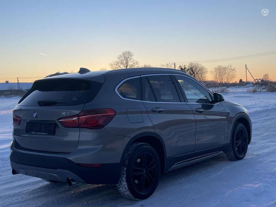 Grey BMW X1 2016 in Kaunas, with an engine capacity of 2.00 L and mileage of 158 thousand km for 13950 €, photo 4 on AUTOMOTO.COM.LV