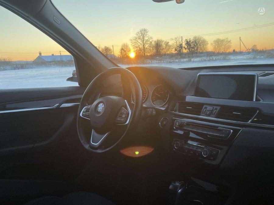 Grey BMW X1 2016 in Kaunas, with an engine capacity of 2.00 L and mileage of 158 thousand km for 13950 €, photo 17 on AUTOMOTO.COM.LV