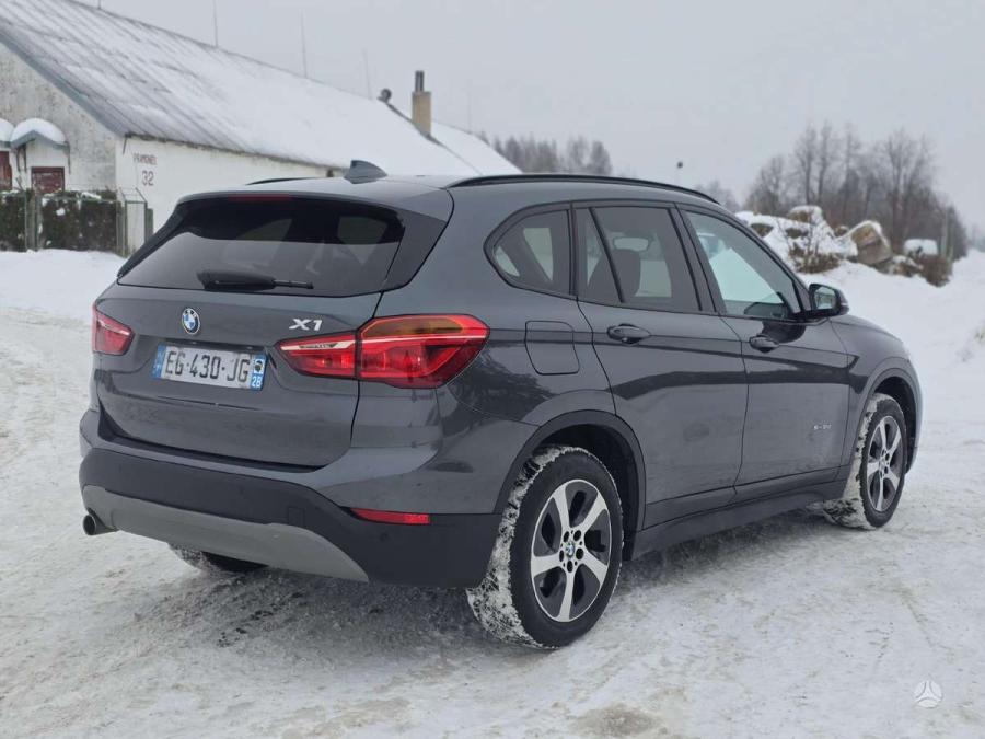 Grey BMW X1 2016 in Taurage, with an engine capacity of 2.00 L and mileage of 207 thousand km for 10800 €, photo 5 on AUTOMOTO.COM.LV