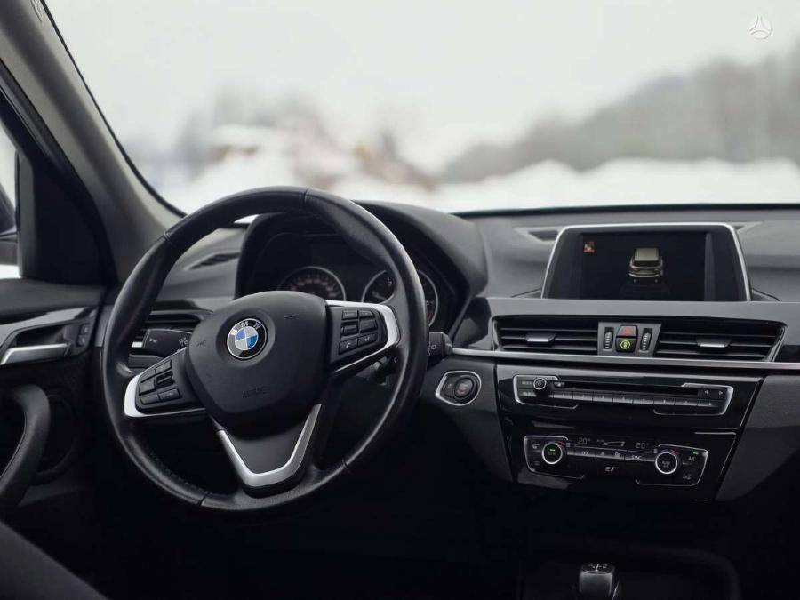 Grey BMW X1 2016 in Taurage, with an engine capacity of 2.00 L and mileage of 207 thousand km for 10800 €, photo 11 on AUTOMOTO.COM.LV