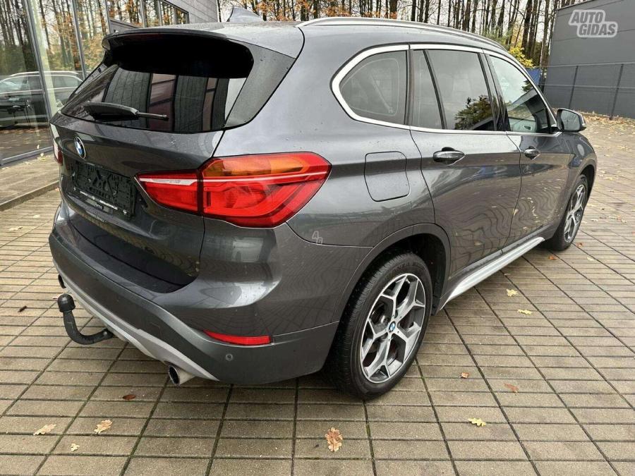 Grey BMW X1 2016 in Kaunas, with an engine capacity of 2.00 L and mileage of 219 thousand km for 12500 €, photo 3 on AUTOMOTO.COM.LV