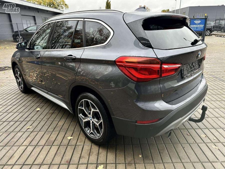 Grey BMW X1 2016 in Kaunas, with an engine capacity of 2.00 L and mileage of 219 thousand km for 12500 €, photo 4 on AUTOMOTO.COM.LV