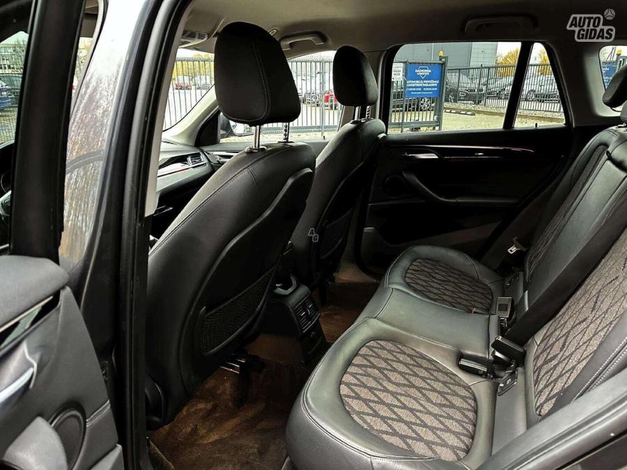Grey BMW X1 2016 in Kaunas, with an engine capacity of 2.00 L and mileage of 219 thousand km for 12500 €, photo 13 on AUTOMOTO.COM.LV