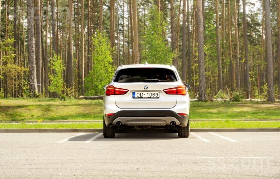 Grey BMW X1 2016 in Riga, with an engine capacity of 2.00 L and mileage of 249 thousand km for 13990 €, photo 8 on AUTOMOTO.COM.LV