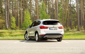 Grey BMW X1 2016 in Riga, with an engine capacity of 2.00 L and mileage of 249 thousand km for 13990 €, photo 9 on AUTOMOTO.COM.LV