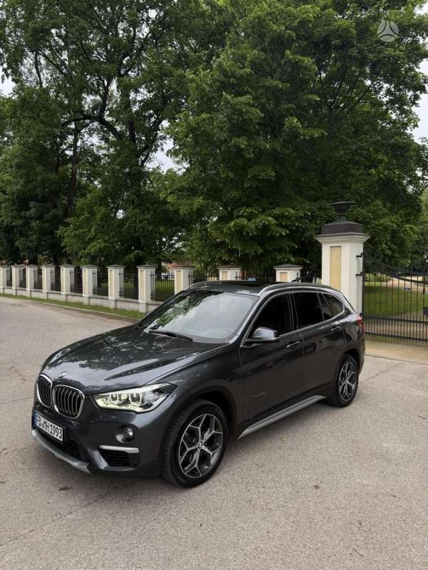Grey BMW X1 2016 in Marijampole, with an engine capacity of 2.00 L and mileage of 274 thousand km for 13000 €, photo 1 on AUTOMOTO.COM.LV