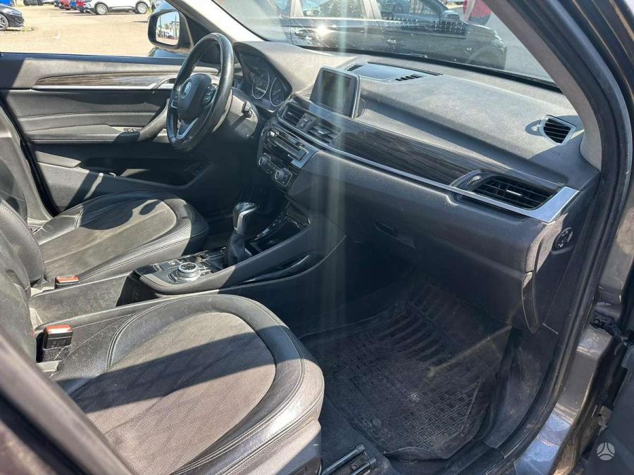 Grey BMW X1 2016 in Siauliai, with an engine capacity of 2.00 L and mileage of 146 thousand km for 13300 €, photo 9 on AUTOMOTO.COM.LV