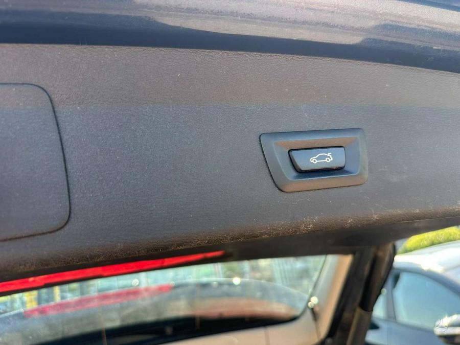 Grey BMW X1 2016 in Siauliai, with an engine capacity of 2.00 L and mileage of 146 thousand km for 13300 €, photo 13 on AUTOMOTO.COM.LV