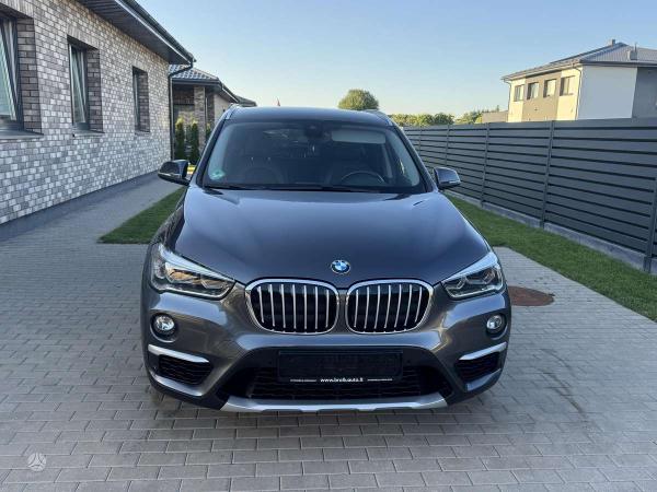 Grey BMW X1 2016 in Kaunas, with an engine capacity of 2.00 L and mileage of 245 thousand km for 12950 €, photo 2 on AUTOMOTO.COM.LV