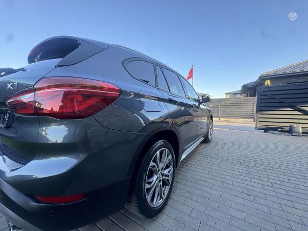Grey BMW X1 2016 in Kaunas, with an engine capacity of 2.00 L and mileage of 245 thousand km for 12950 €, photo 8 on AUTOMOTO.COM.LV