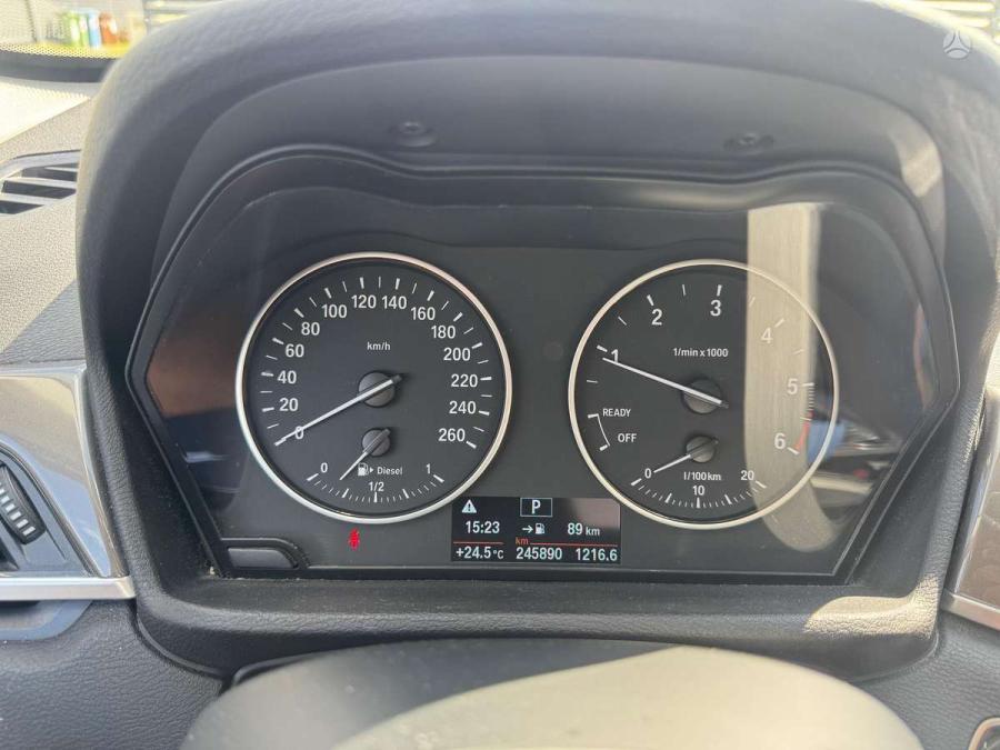 Grey BMW X1 2016 in Kaunas, with an engine capacity of 2.00 L and mileage of 245 thousand km for 12950 €, photo 16 on AUTOMOTO.COM.LV