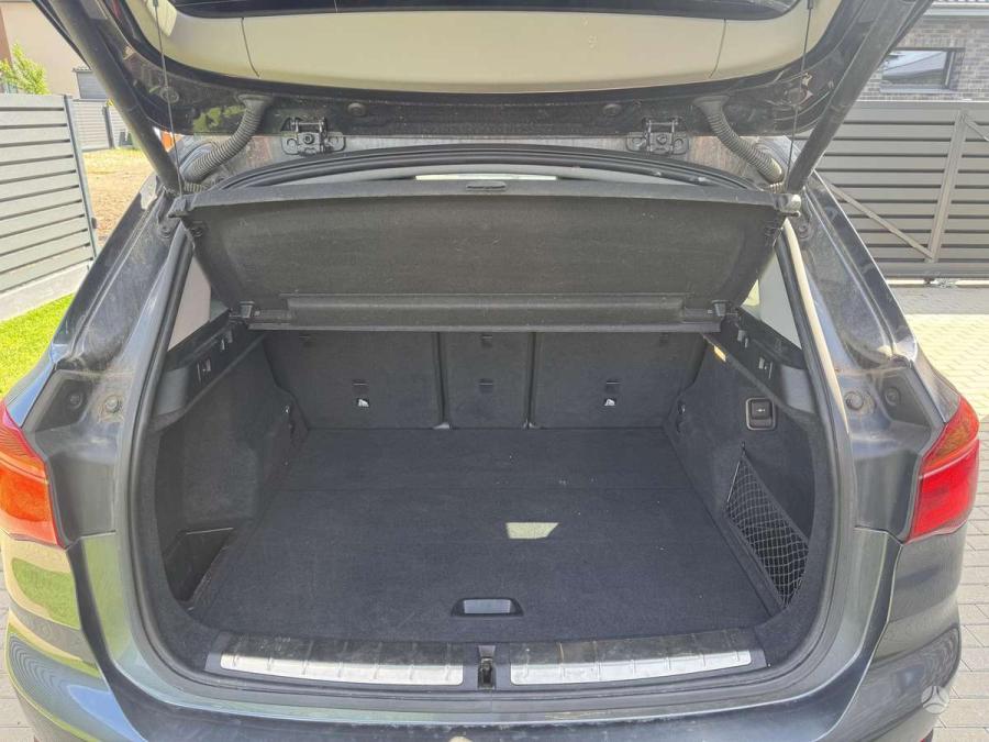 Grey BMW X1 2016 in Kaunas, with an engine capacity of 2.00 L and mileage of 245 thousand km for 12950 €, photo 18 on AUTOMOTO.COM.LV