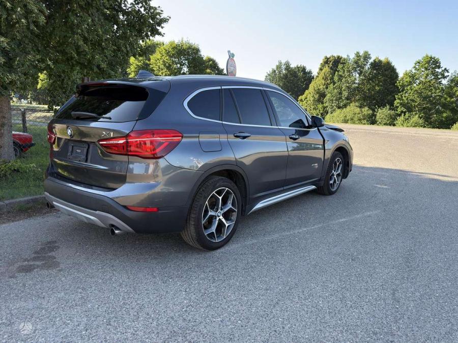 Grey BMW X1 2016 in Siauliai, with an engine capacity of 2.00 L and mileage of 249 thousand km for 6400 €, photo 4 on AUTOMOTO.COM.LV