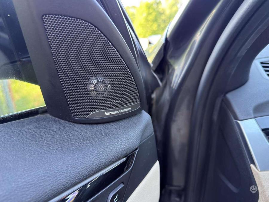 Grey BMW X1 2016 in Siauliai, with an engine capacity of 2.00 L and mileage of 249 thousand km for 6400 €, photo 14 on AUTOMOTO.COM.LV