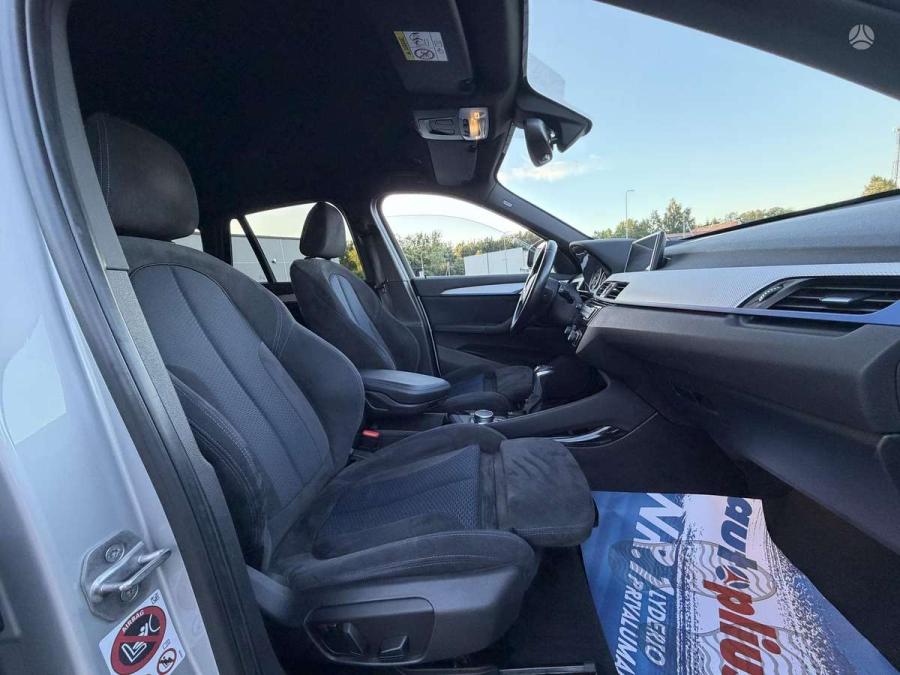 Grey BMW X1 2016 in Raseiniai, with an engine capacity of 2.00 L and mileage of 296 thousand km for 12999 €, photo 21 on AUTOMOTO.COM.LV