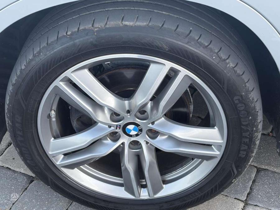 Grey BMW X1 2016 in Raseiniai, with an engine capacity of 2.00 L and mileage of 296 thousand km for 12999 €, photo 26 on AUTOMOTO.COM.LV