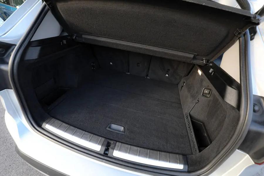 Pelēks BMW X1 2016 Jelgava, ar dzinēja tilpumu 2.00 L un nobraukumu 241 tūkst. km par 12750 €, foto 25 vietnē AUTOMOTO.COM.LV
