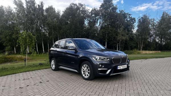 Grey BMW X1 2016 in Utena, with an engine capacity of 1.50 L and mileage of 213 thousand km for 11250 €, photo 3 on AUTOMOTO.COM.LV
