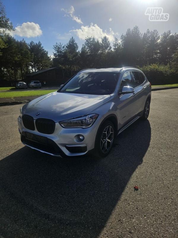 Grey BMW X1 2016 in Ukmerge, with an engine capacity of 2.00 L and mileage of 142 thousand km for 16499 €, photo 1 on AUTOMOTO.COM.LV